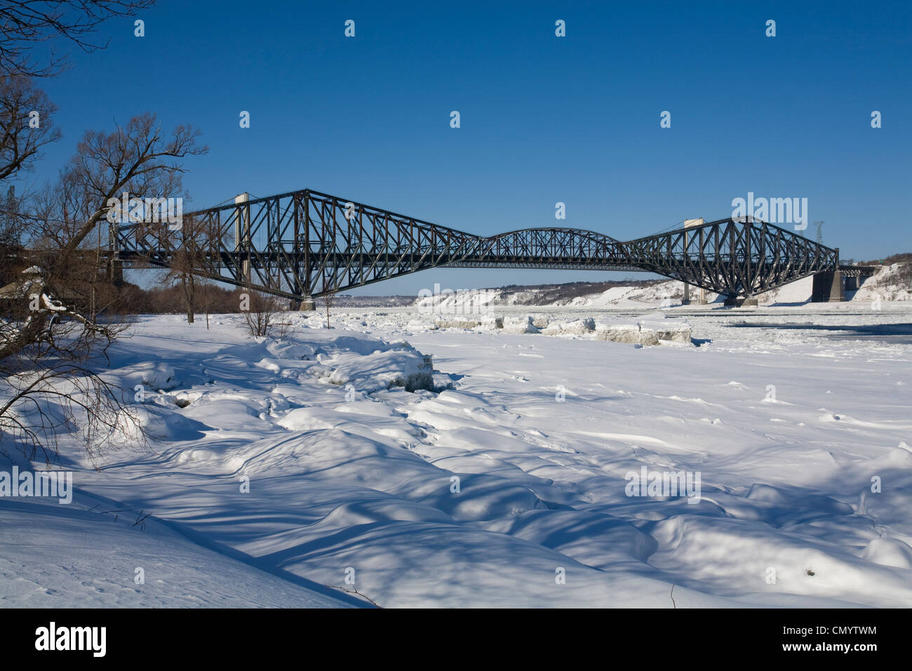 Quebec Bridge Across St. Lawrence River, Quebec Stock Photo - Alamy