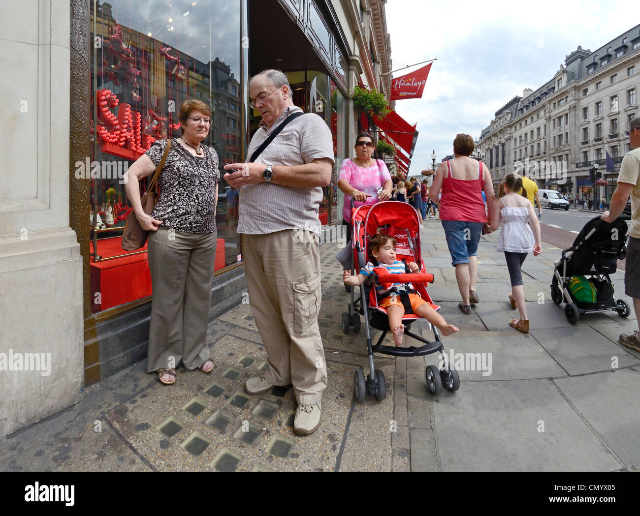 London, England. People outside Hamleys in Regent Street Stock Photo ...