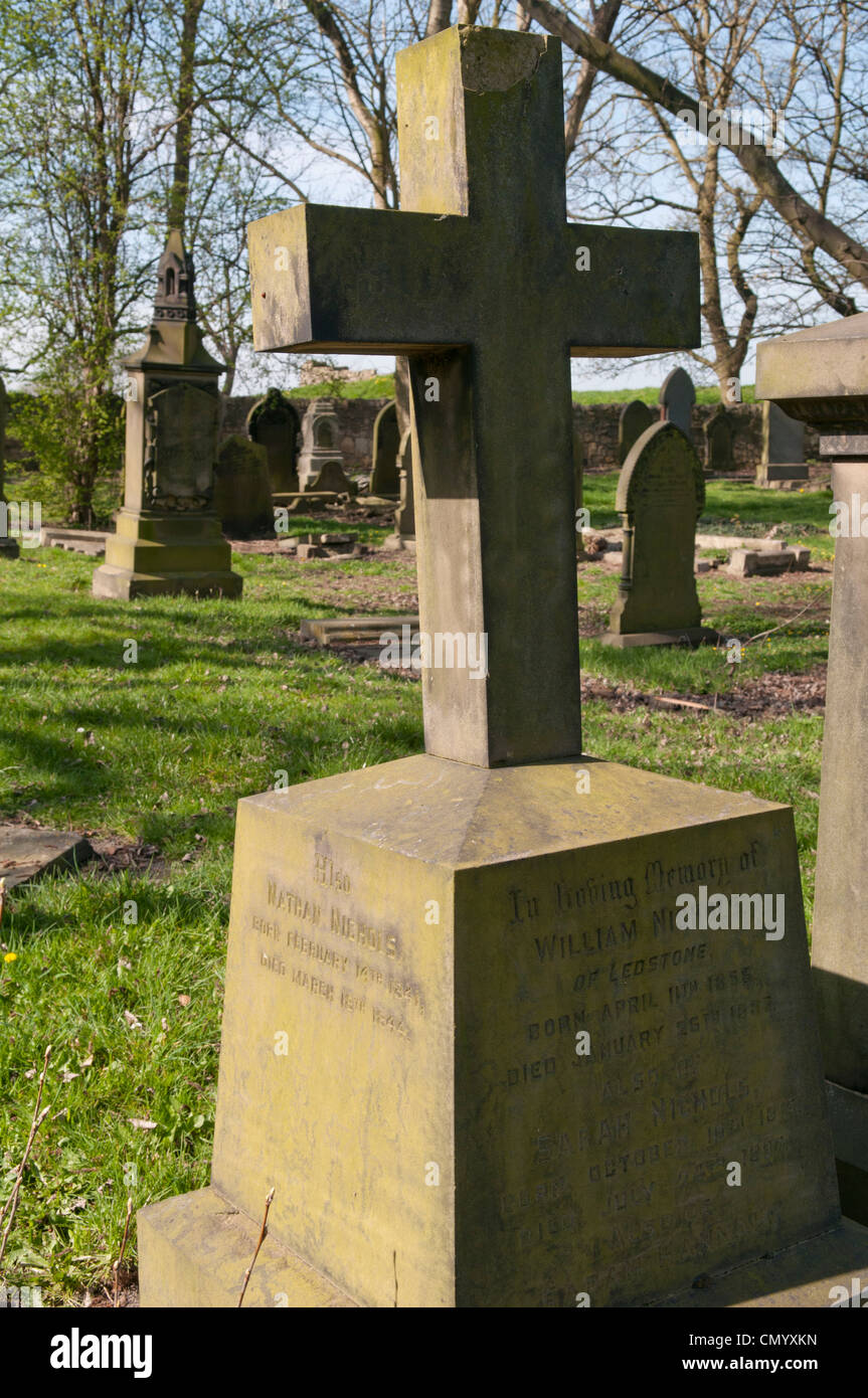 Graveyard; Saint Mary's church, Kippax Stock Photo - Alamy