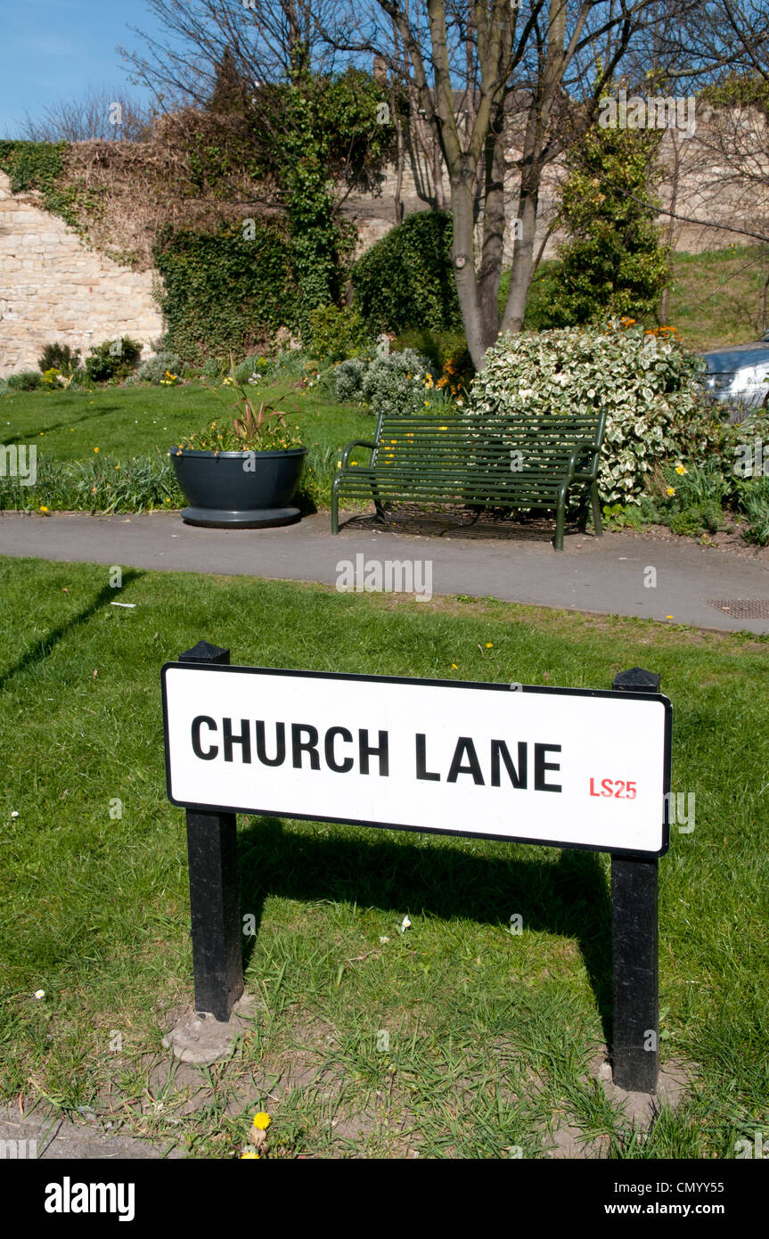 Kippax in Bloom flower gardens; Church Lane, Kippax Stock Photo - Alamy