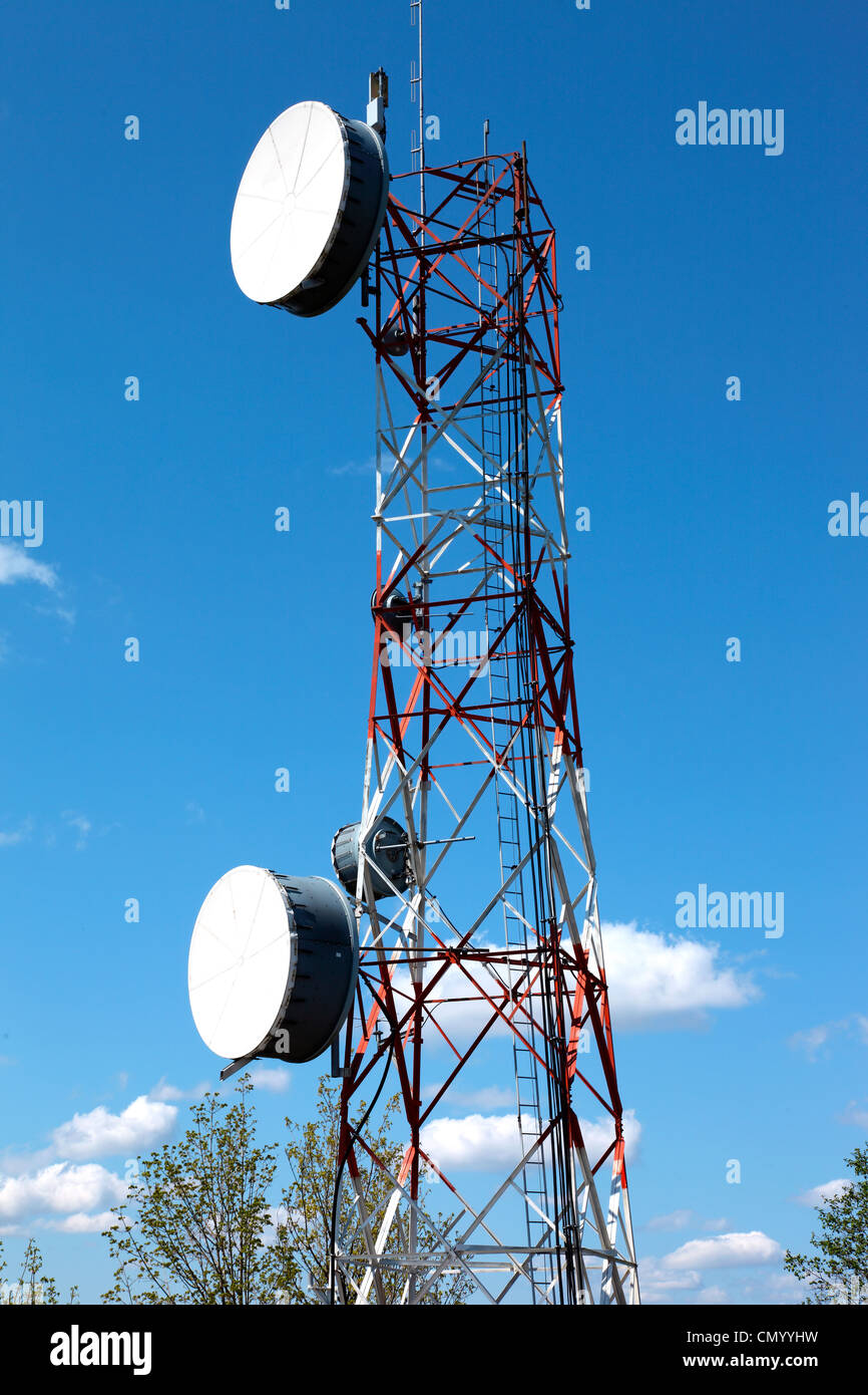 Satellite dishes, telecommunication & cell towers technology Stock ...