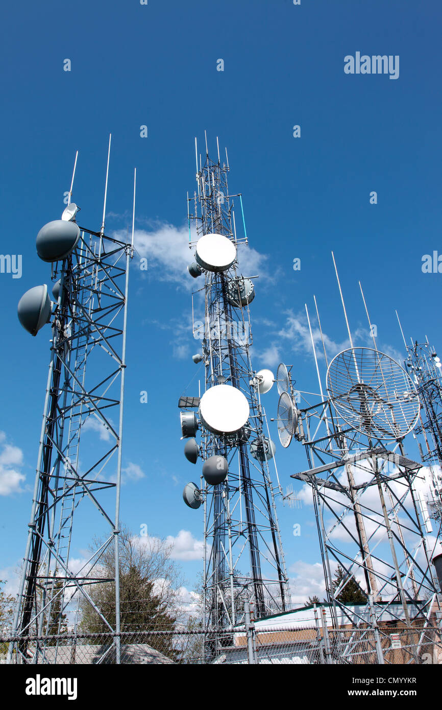 Satellite dishes, telecommunication & cell towers technology Stock ...