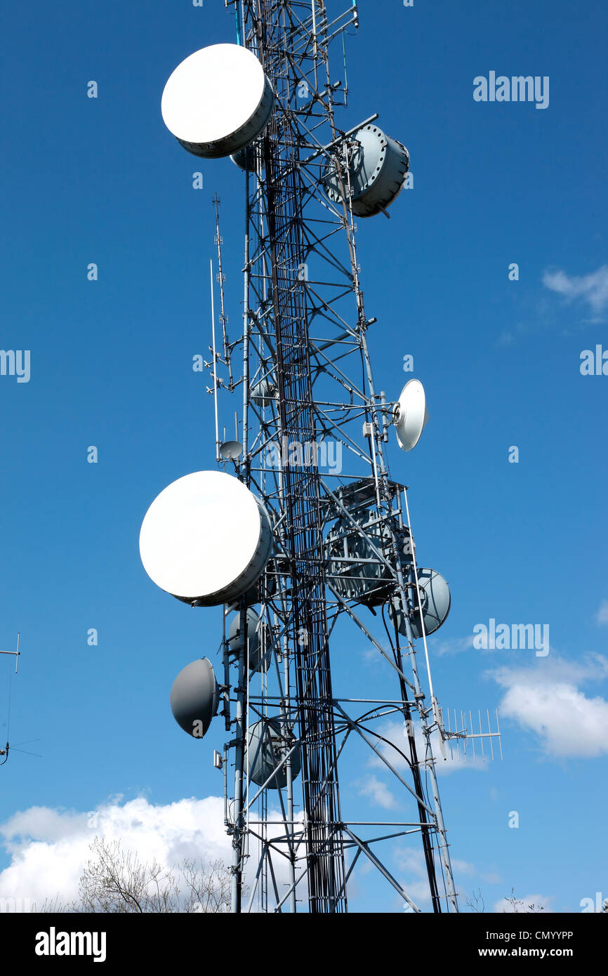 Satellite dishes, telecommunication & cell towers technology Stock ...