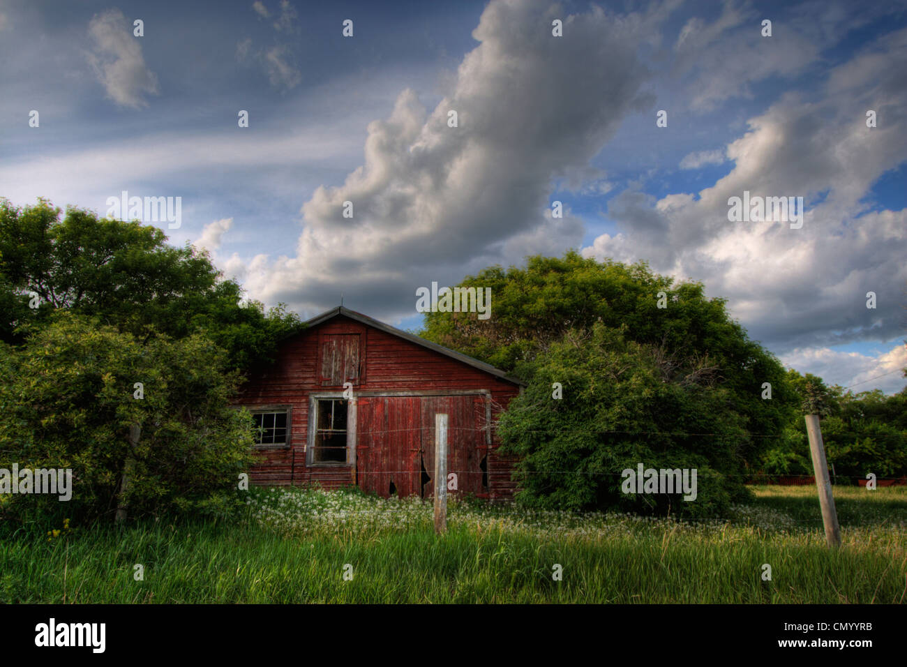 Old Red Farm House in Summer, north of Edmonton, Alberta Stock Photo ...