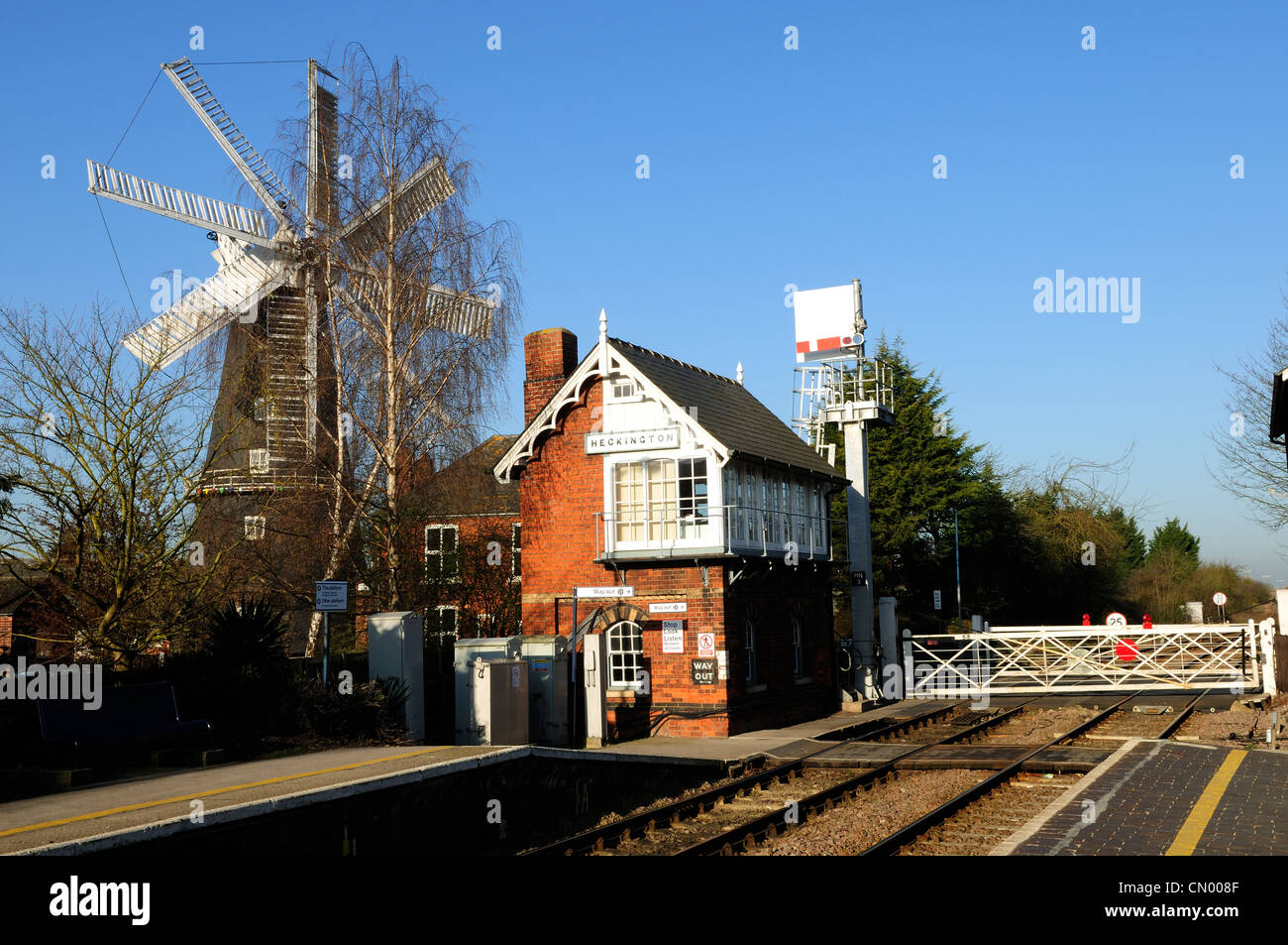 Heckington level crossing hi-res stock photography and images - Alamy