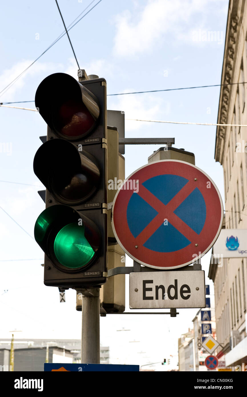 A green light on a traffic light post Stock Photo - Alamy
