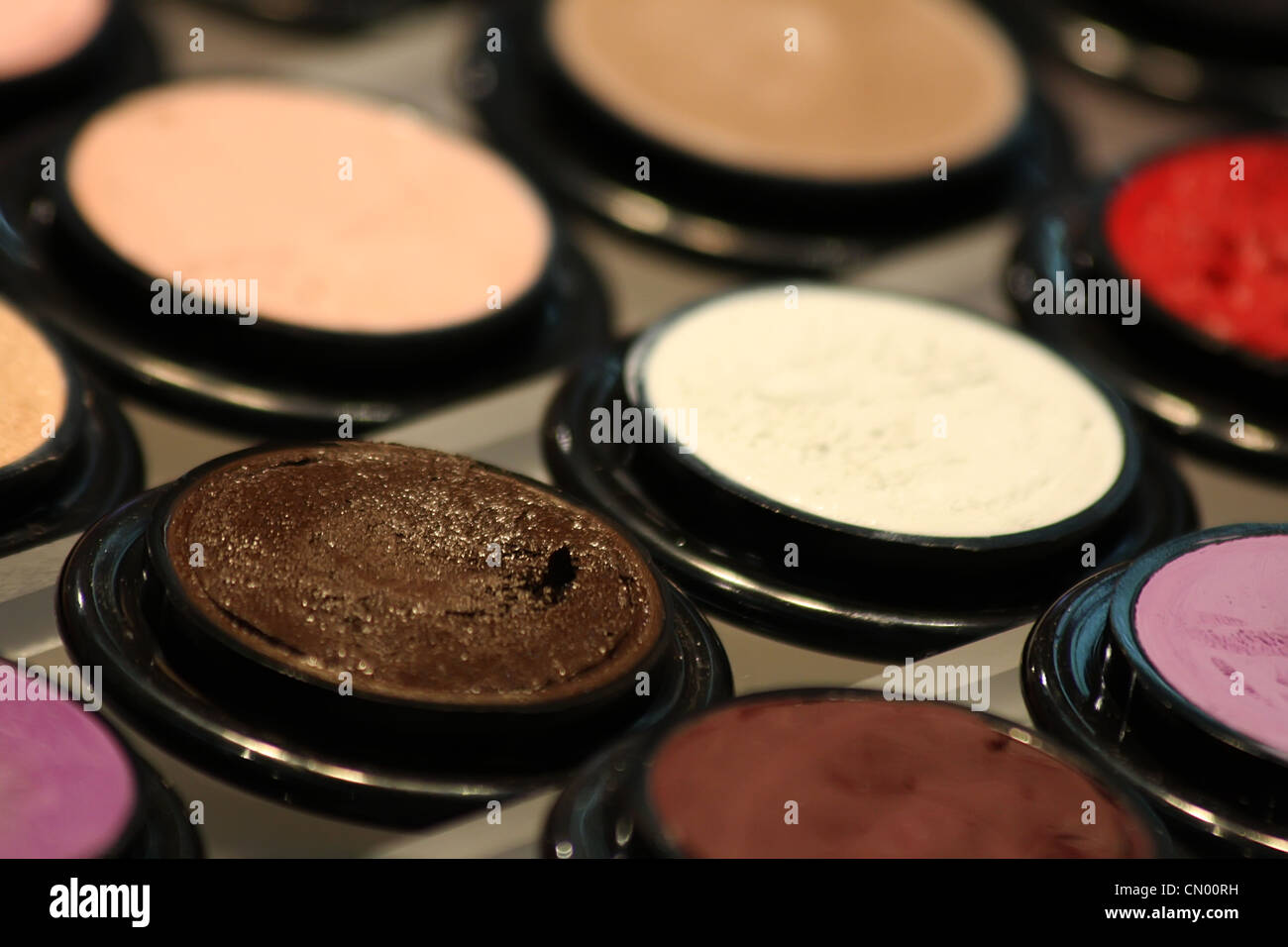Eyeshadows hi-res stock photography and images - Alamy