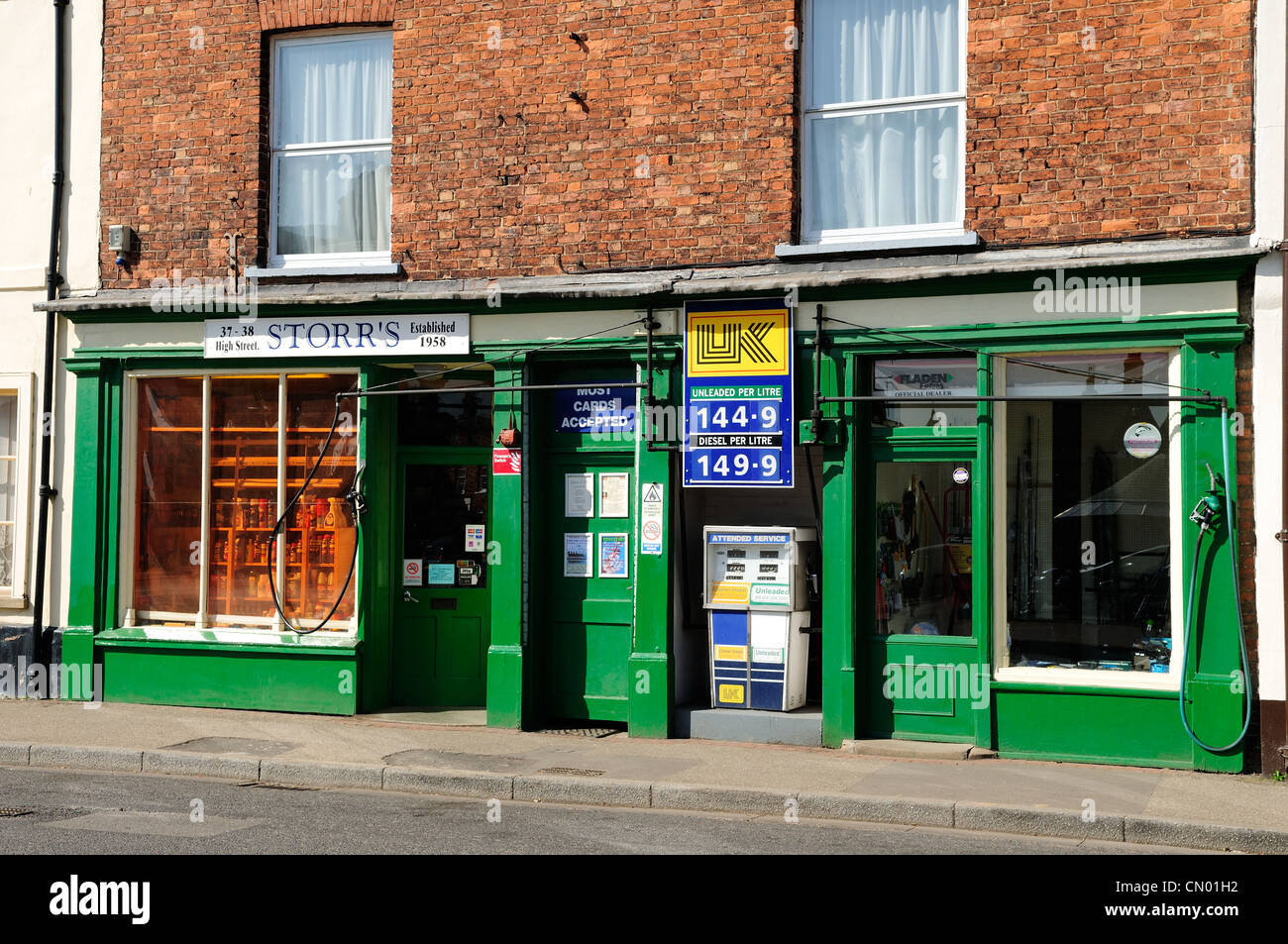 Old petrol station uk hi-res stock photography and images - Alamy
