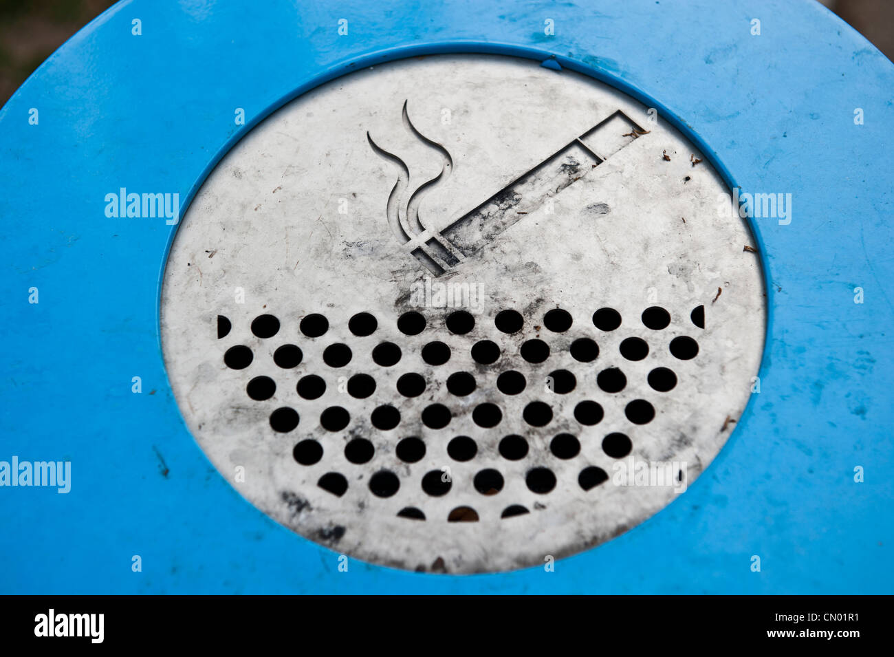 Ashtray sign hi-res stock photography and images - Alamy