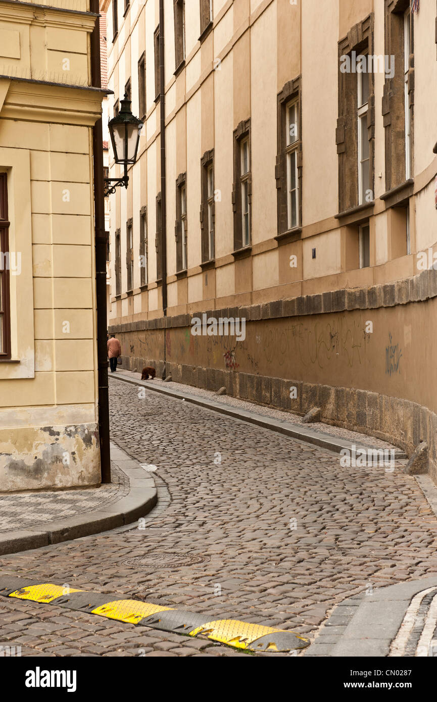 Narrow winding path hi-res stock photography and images - Alamy