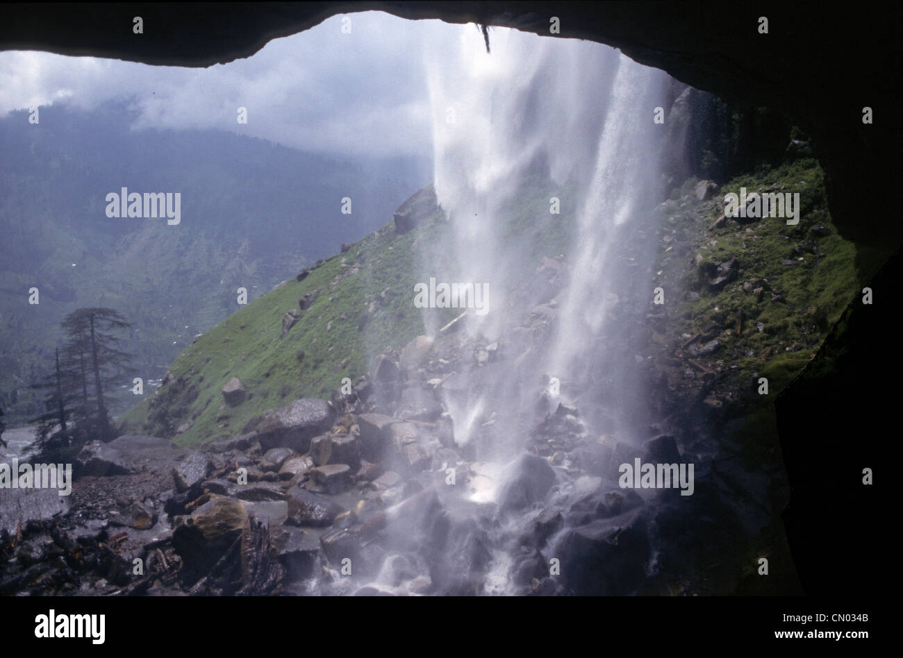 Waterfall in the himalaya mountains in India Stock Photo - Alamy