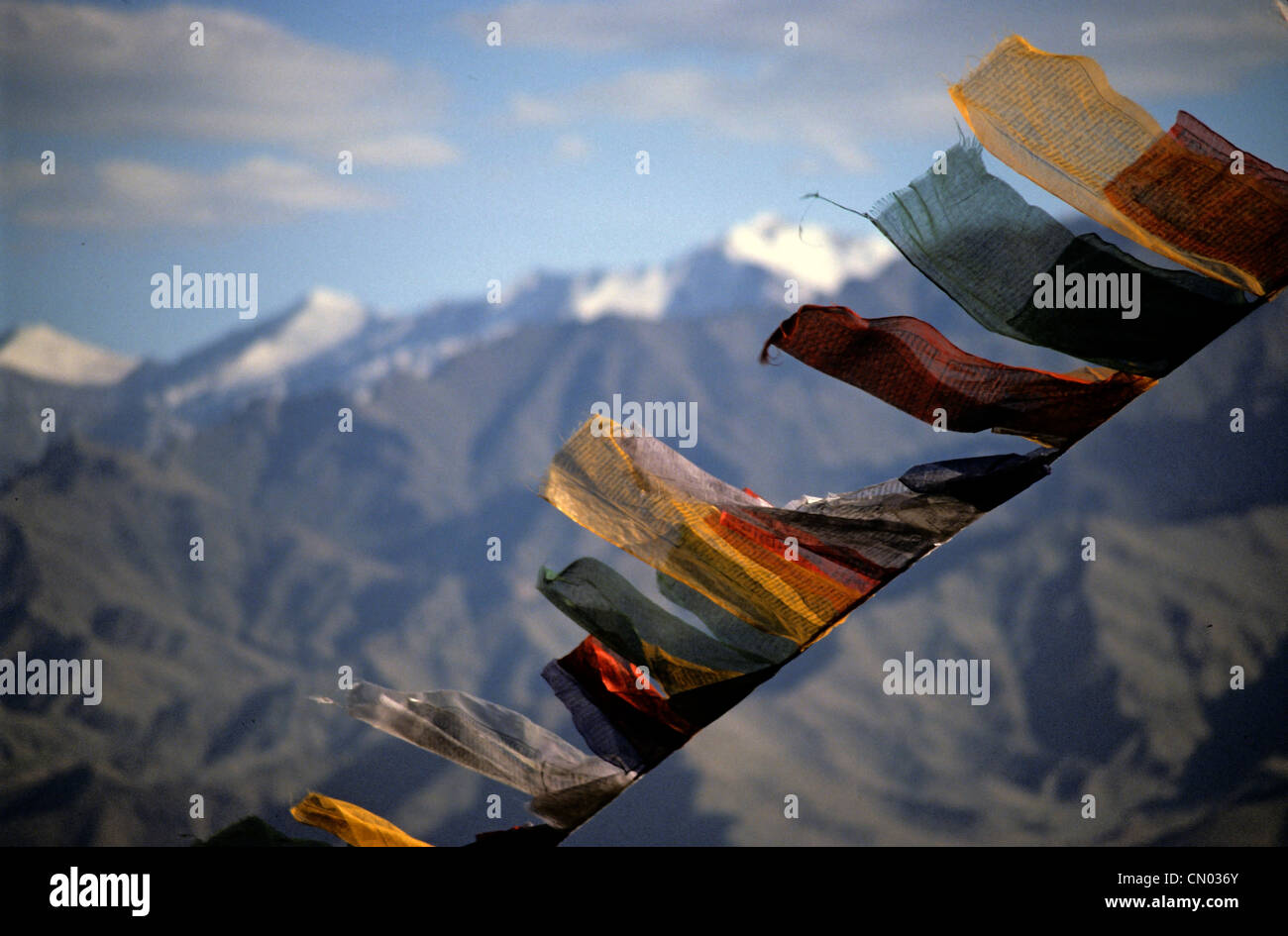 Tibetan prayer flags himalayas hi-res stock photography and images - Alamy