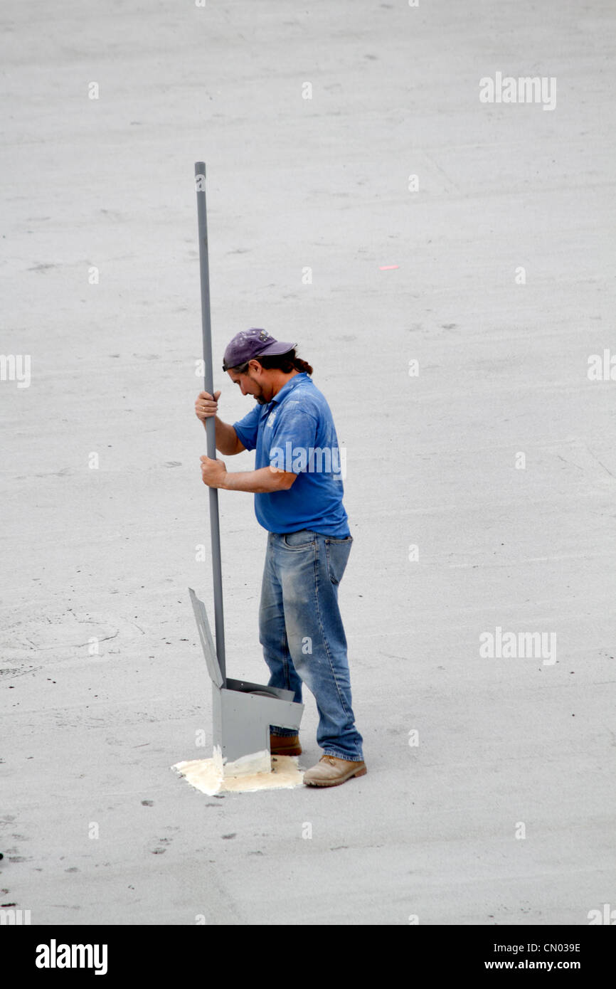 Immigrant construction workers usa hi-res stock photography and images ...