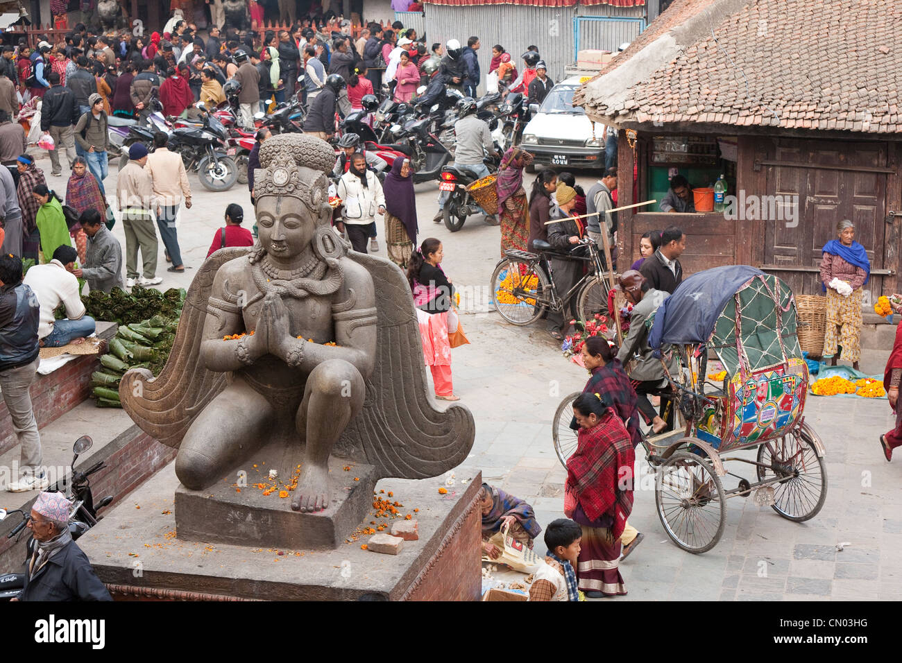 Garuda sculpture hi-res stock photography and images - Alamy