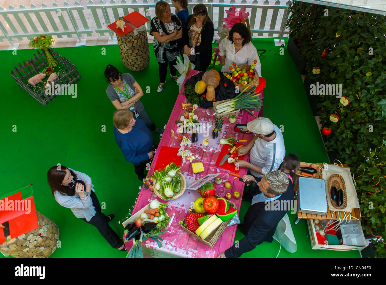 Kids food court hi-res stock photography and images - Alamy