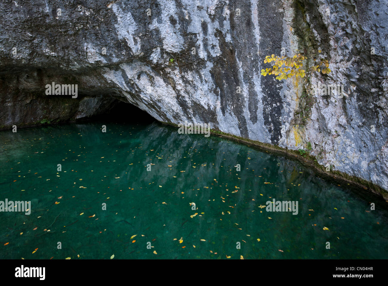 Cave entry hi-res stock photography and images - Alamy