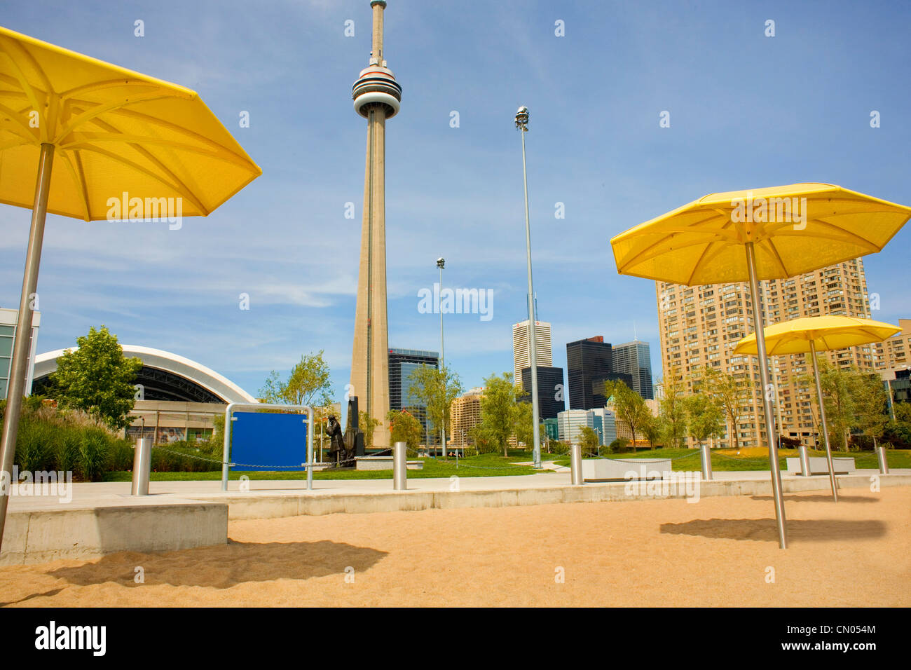 Urban Beach at Harbourfront, Skyline, Toronto, Ontario Stock Photo - Alamy