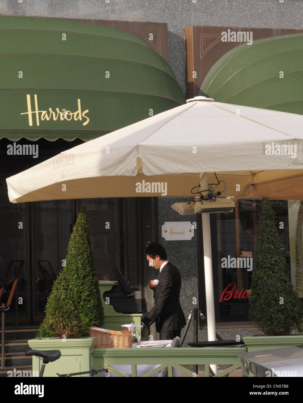 Harrods Cafe High Resolution Stock Photography and Images - Alamy