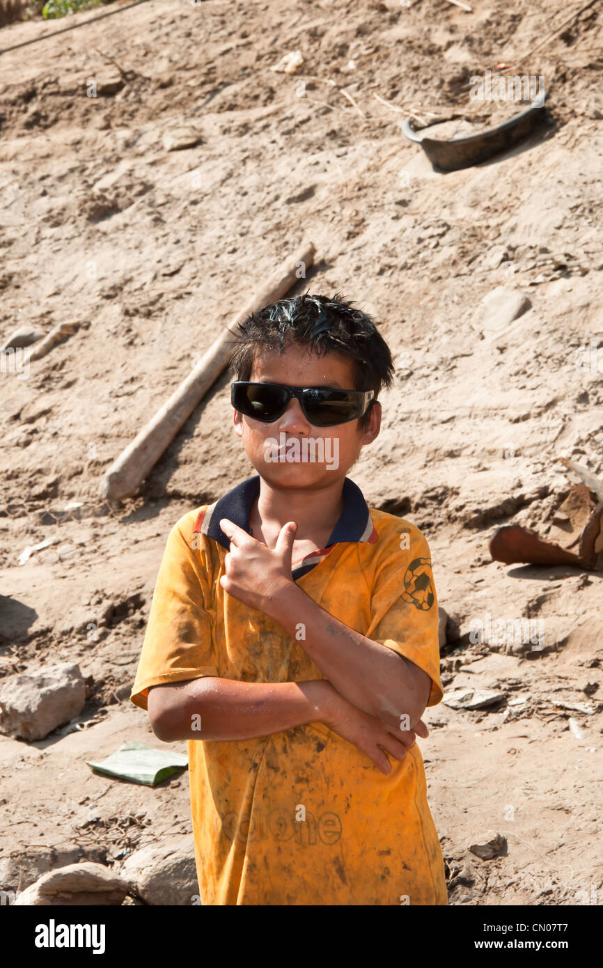 Poor boy laos hi-res stock photography and images - Alamy