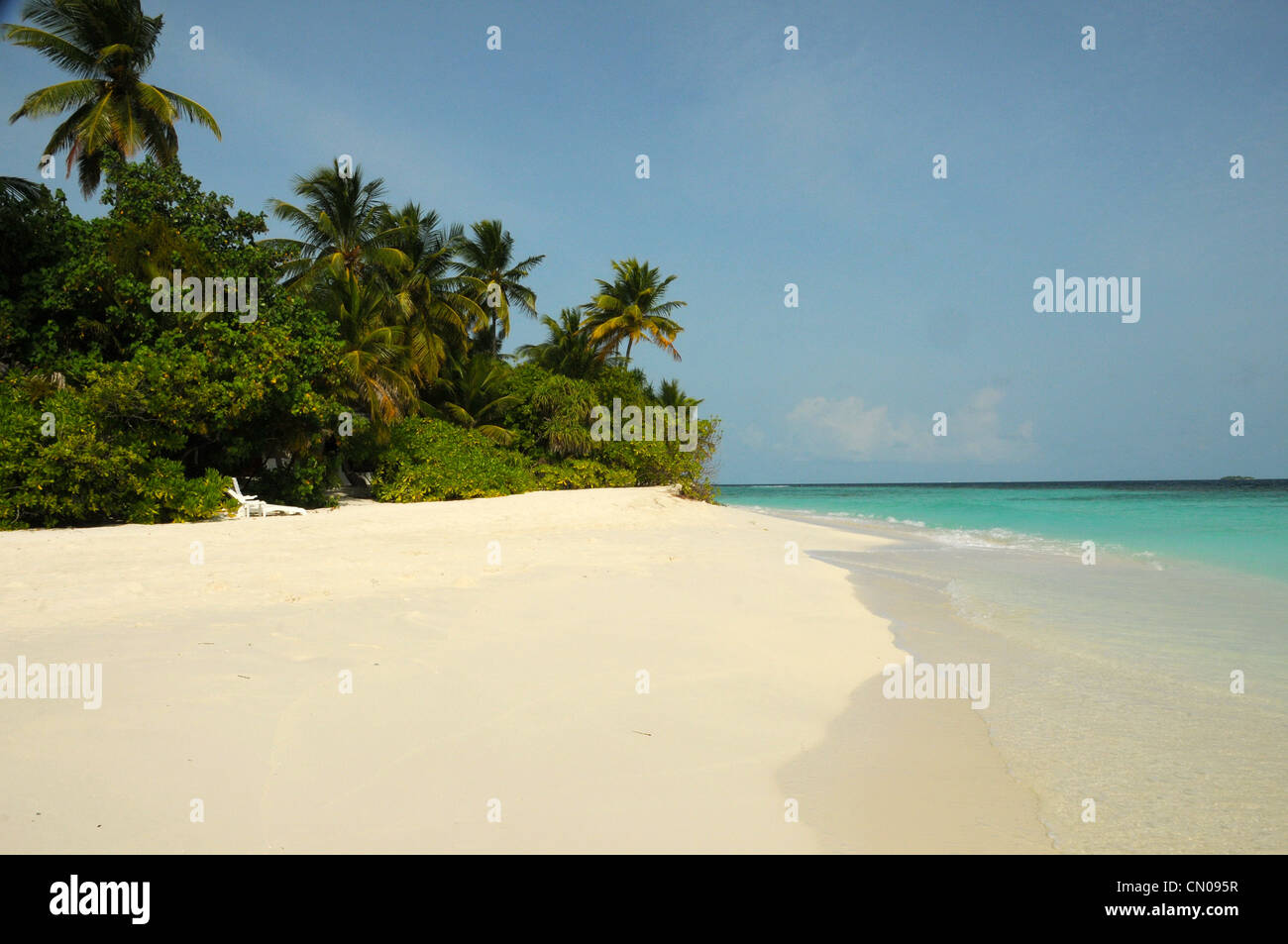Maldives white sand hi-res stock photography and images - Alamy