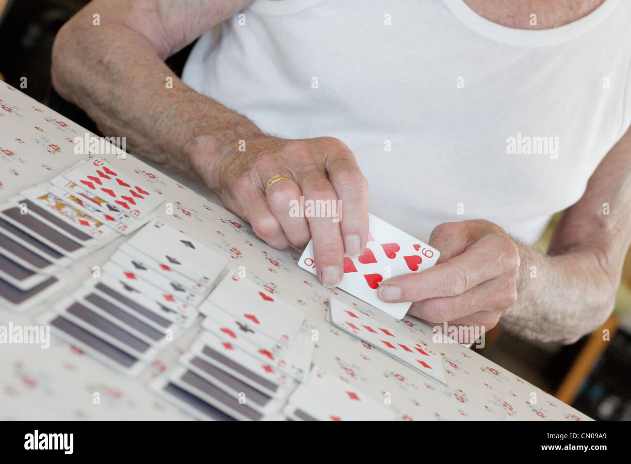 Solitaire card game hi-res stock photography and images - Alamy