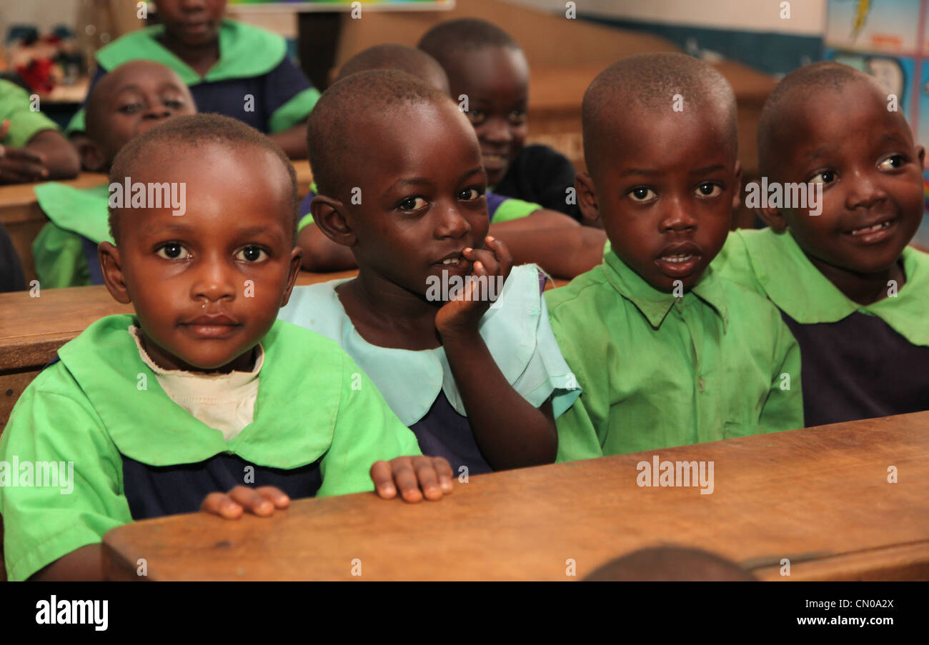 Kenyan classroom hi-res stock photography and images - Alamy