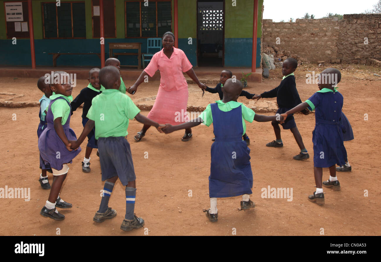 Teacher classroom africa kenya hi-res stock photography and images - Alamy