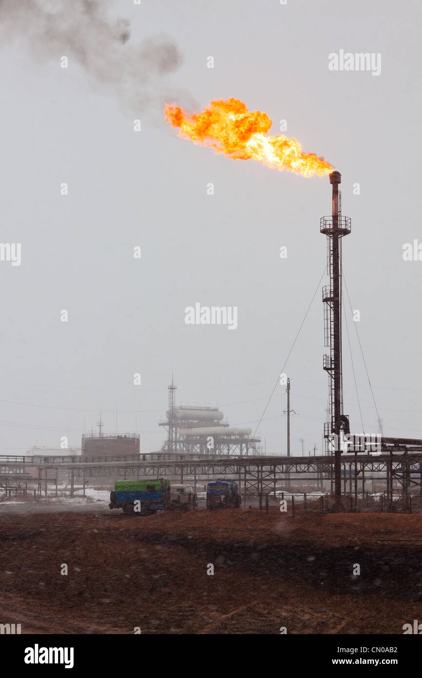 Burn oil rig hi-res stock photography and images - Alamy