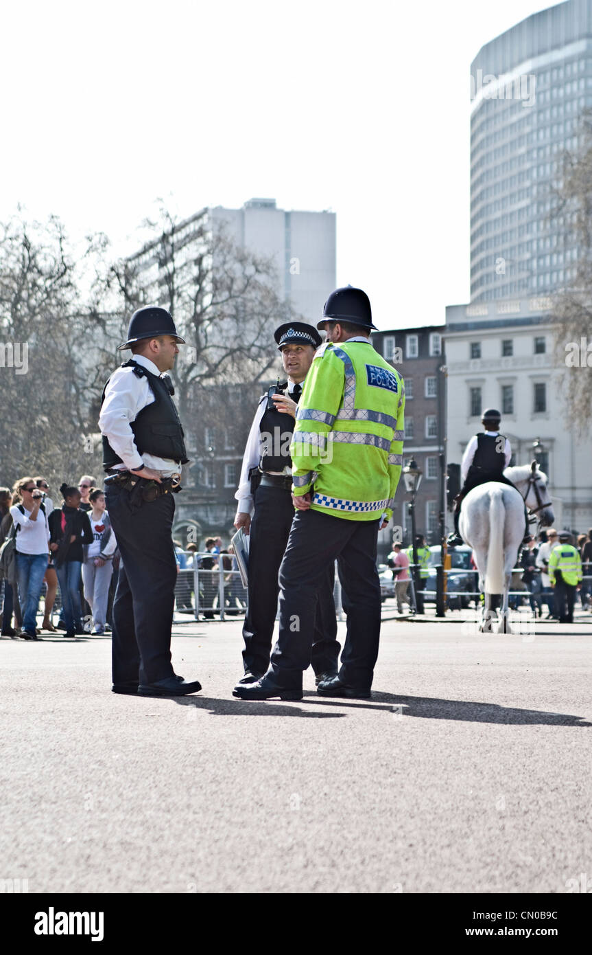 Policemen Uk Stock Photos & Policemen Uk Stock Images - Alamy
