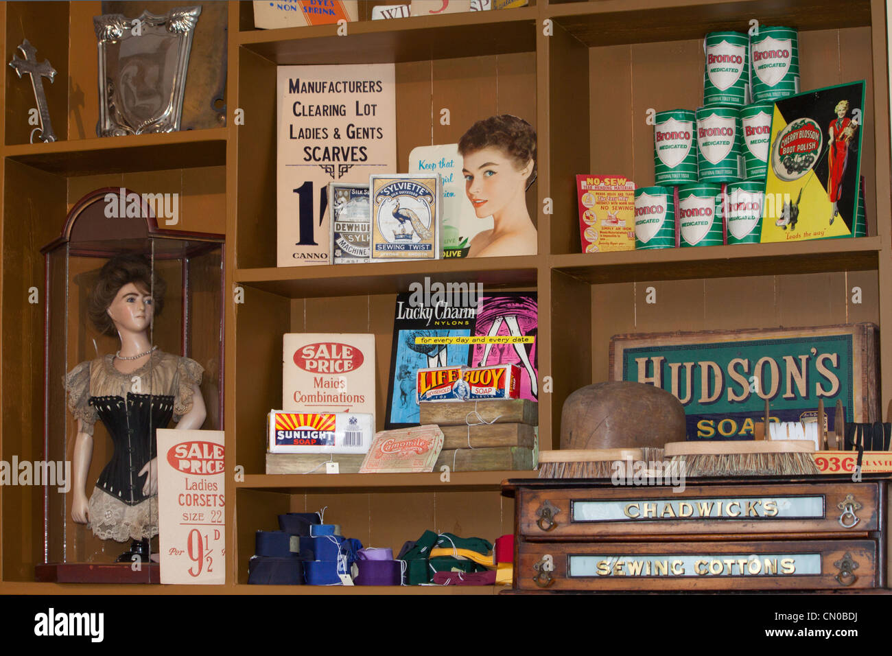 Vintage general store interior hi-res stock photography and images - Alamy