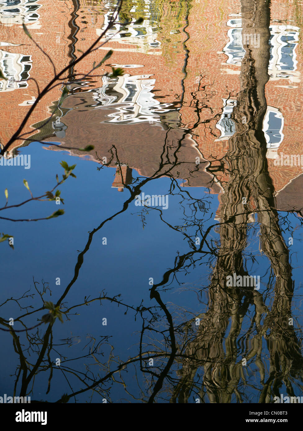 Reflections on waves hi-res stock photography and images - Alamy