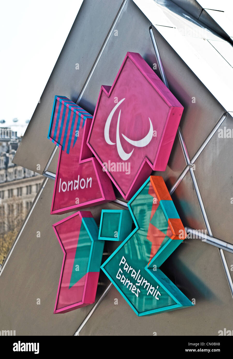 The London Olympic countdown clock at Trafalgar Square Stock Photo - Alamy