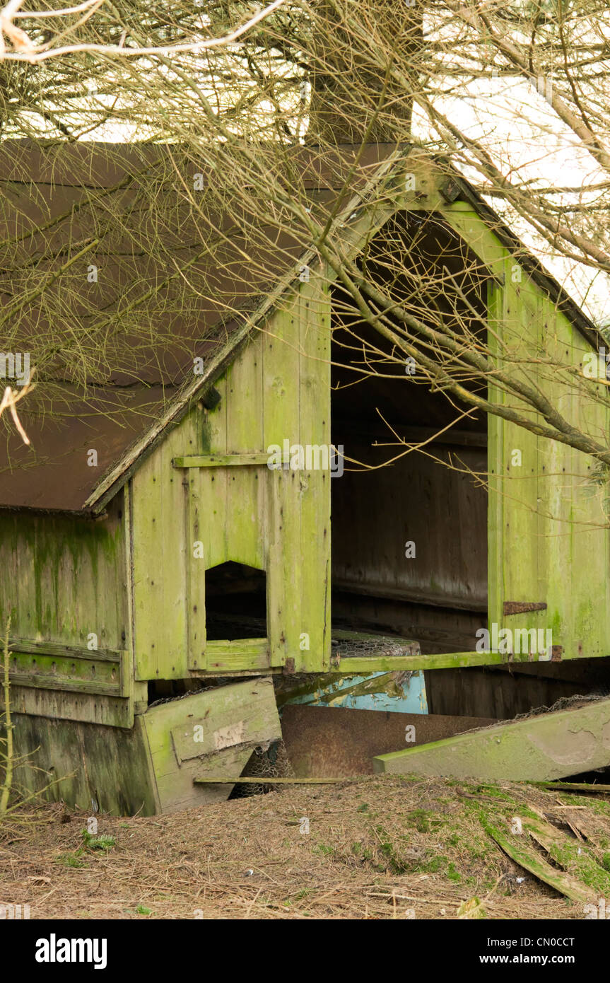 Hut exteriors hi-res stock photography and images - Alamy