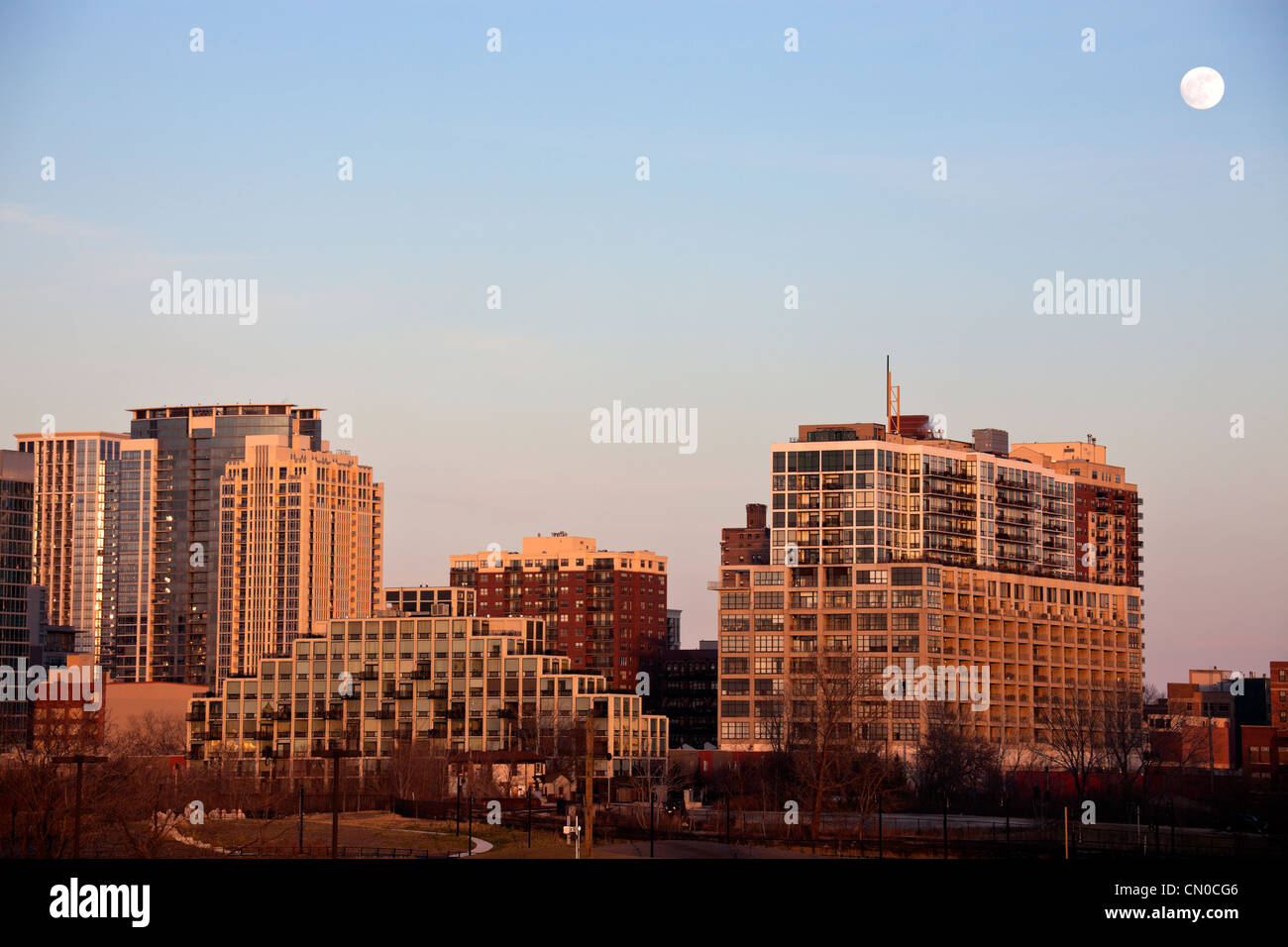 Full moon over new buildings in south part of Chicago Stock Photo - Alamy