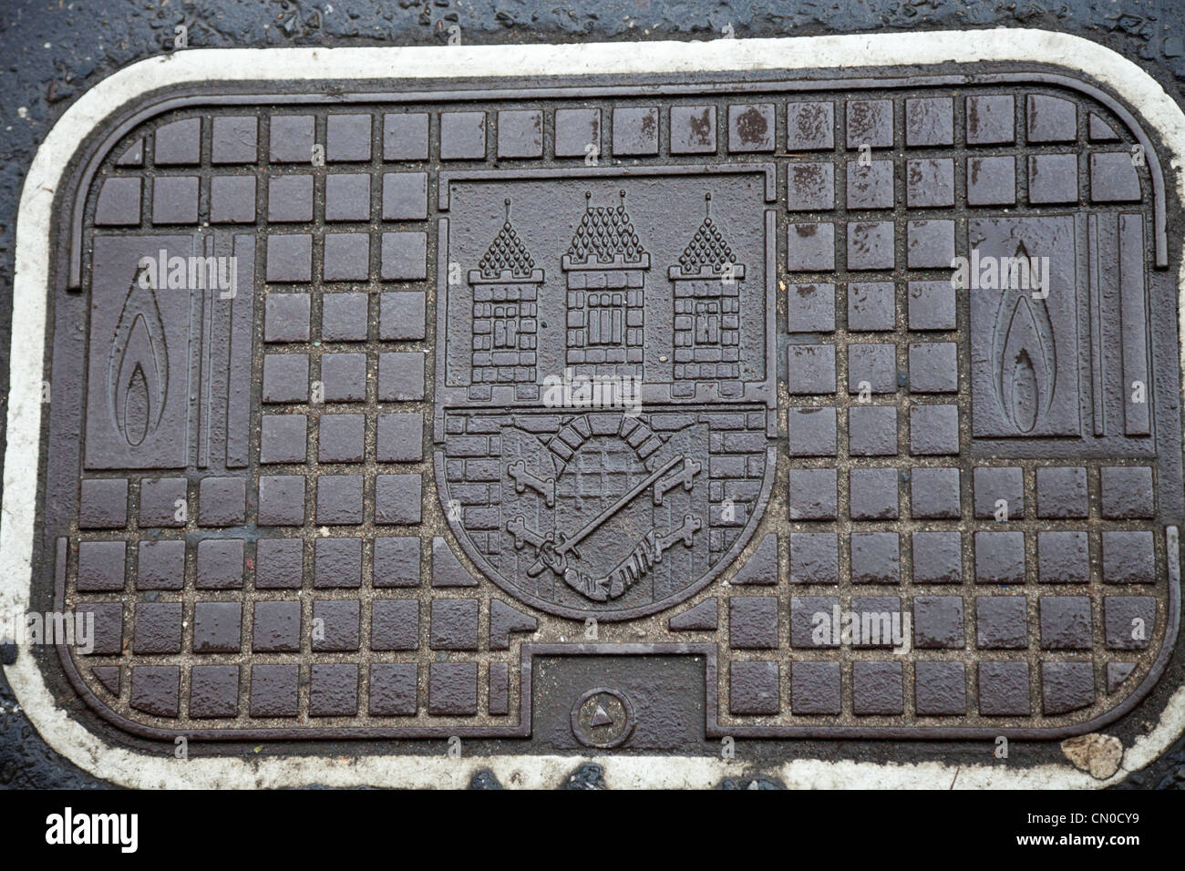 Manhole sign hi-res stock photography and images - Alamy