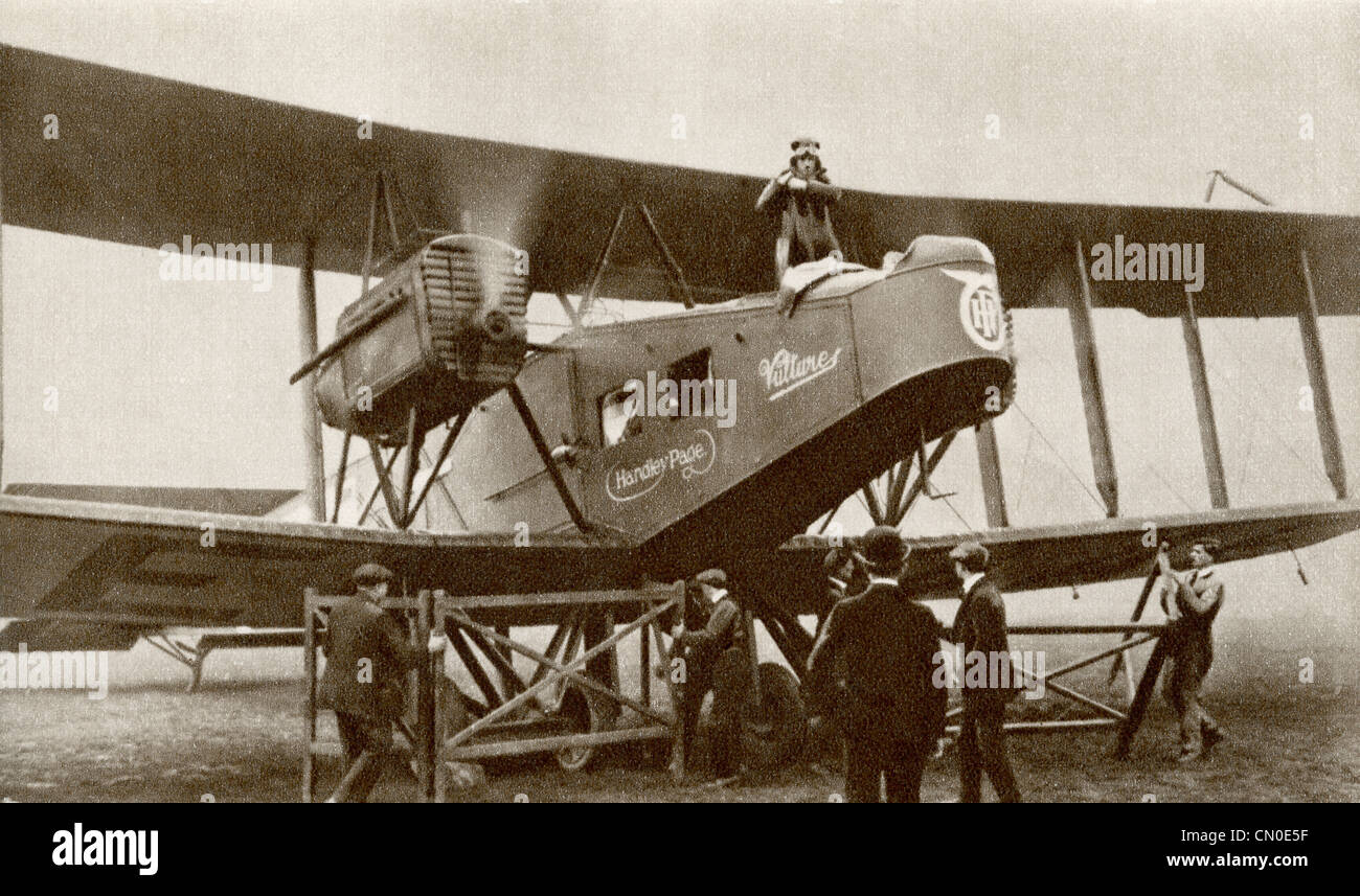 Airco de havilland dh 16 biplane hi-res stock photography and images - Alamy
