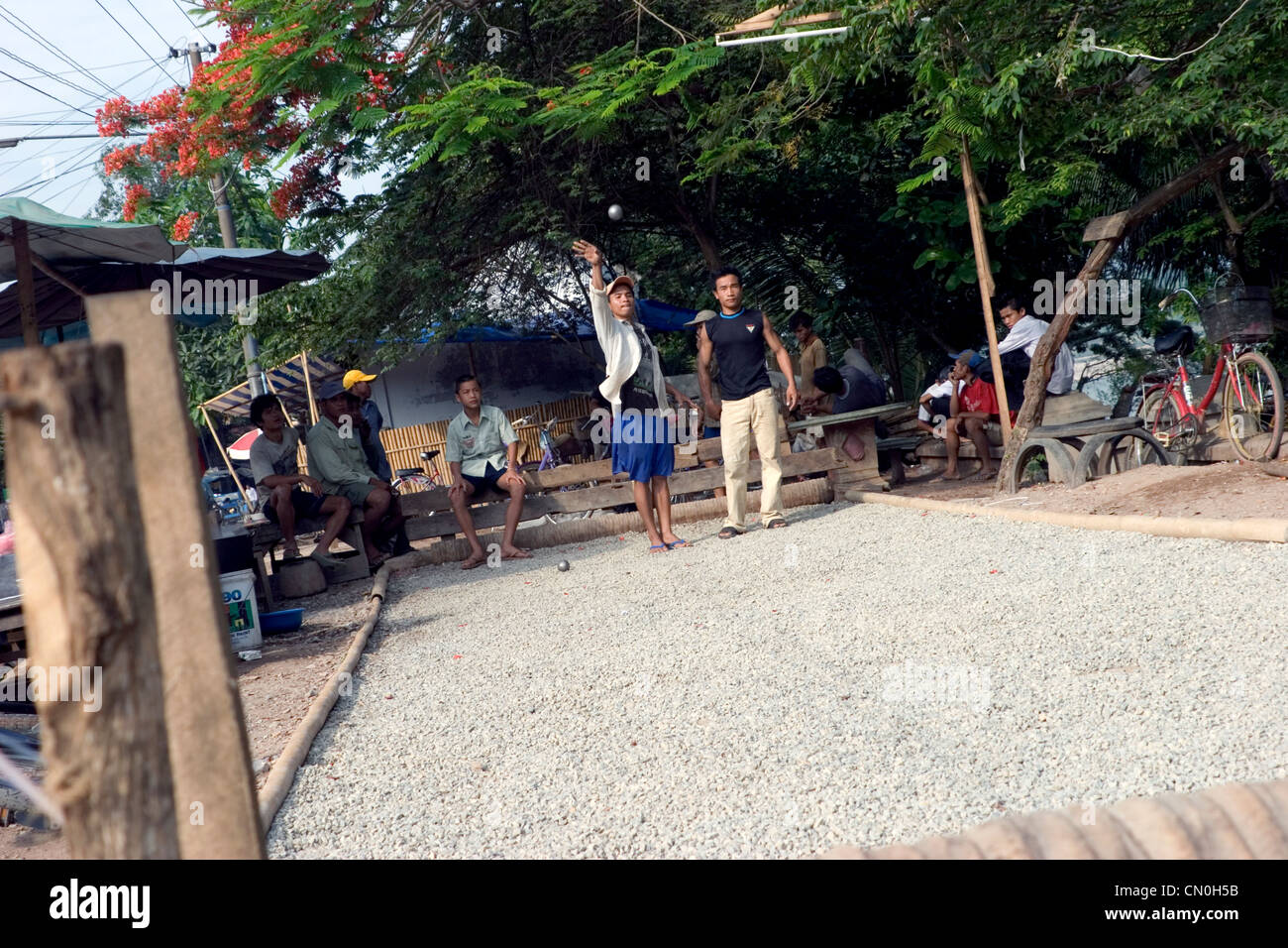 Men playing bocci ball hi-res stock photography and images - Alamy