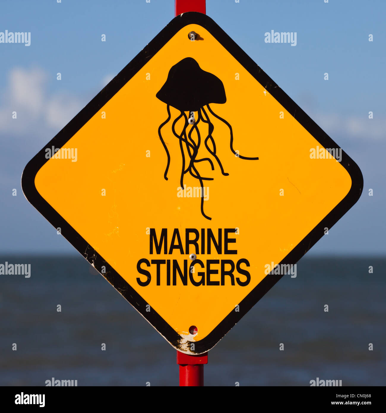 Australia jellyfish warning sign hi-res stock photography and images ...