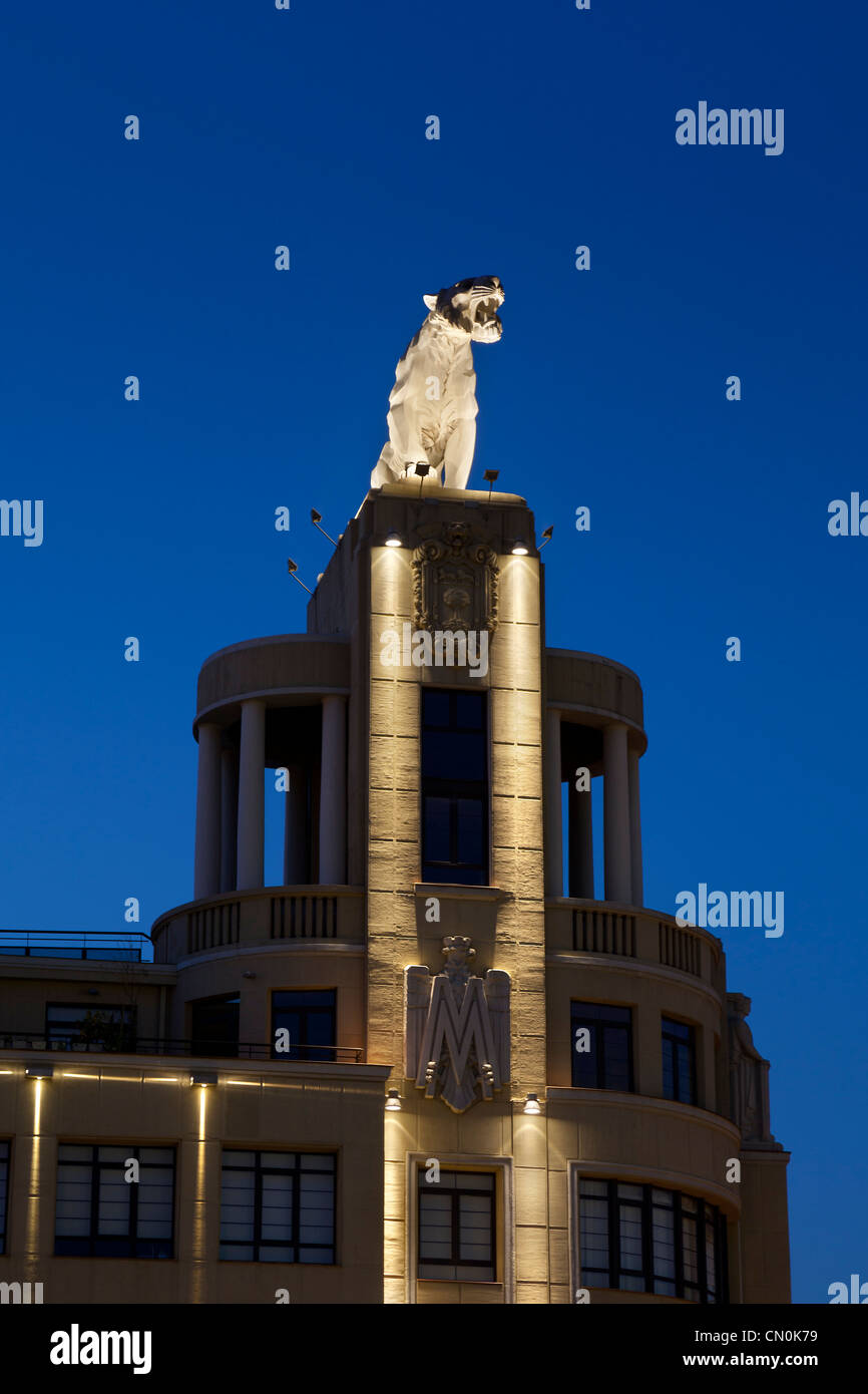 Tiger building hi-res stock photography and images - Alamy