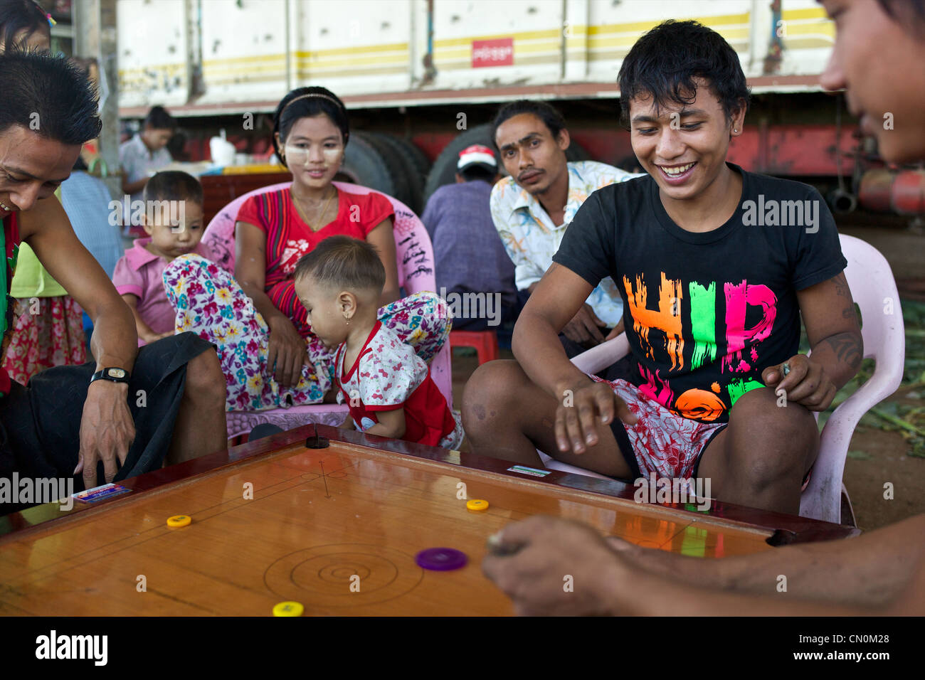 People playing game myanmar burma hi-res stock photography and images ...