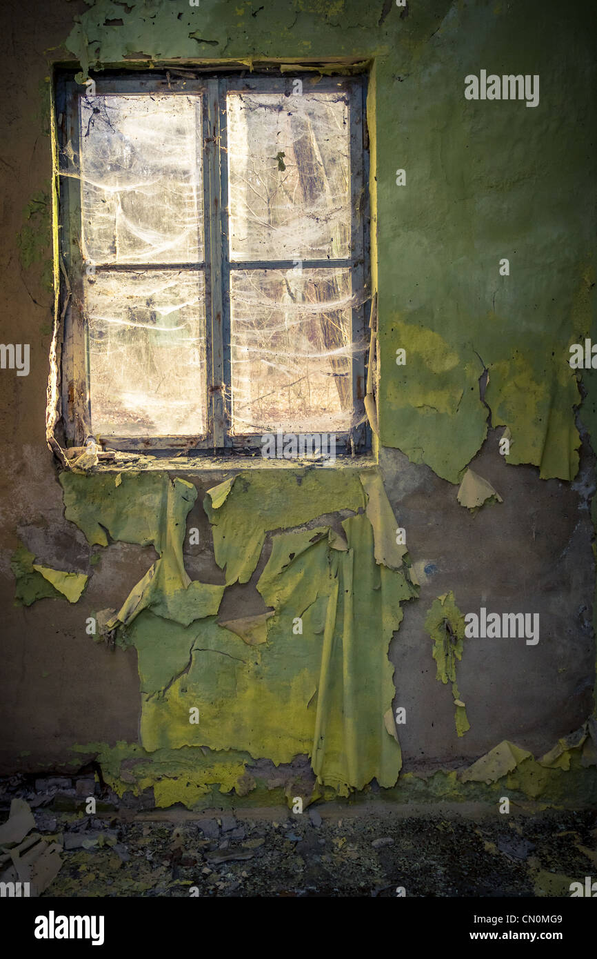 Ruined room in abandoned building Stock Photo - Alamy