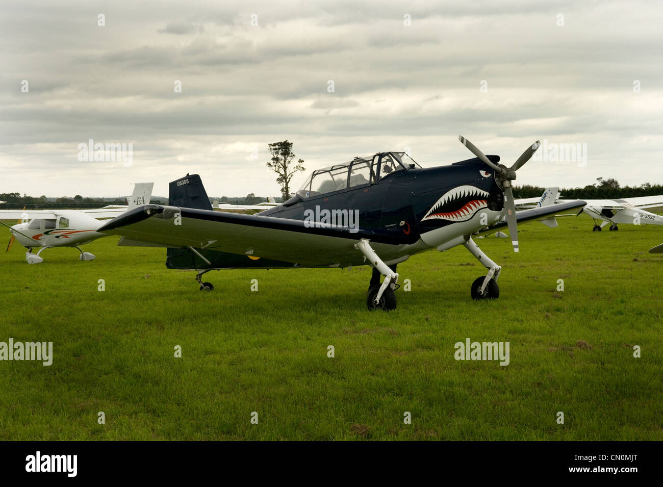 Training prop propeller plane hi-res stock photography and images - Alamy