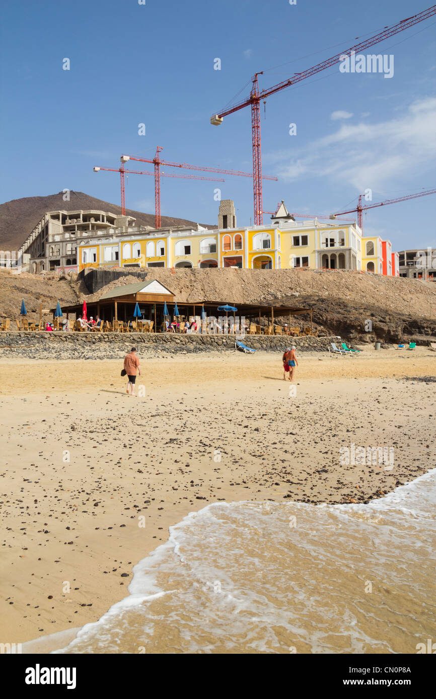 Construction site beach hi-res stock photography and images - Alamy