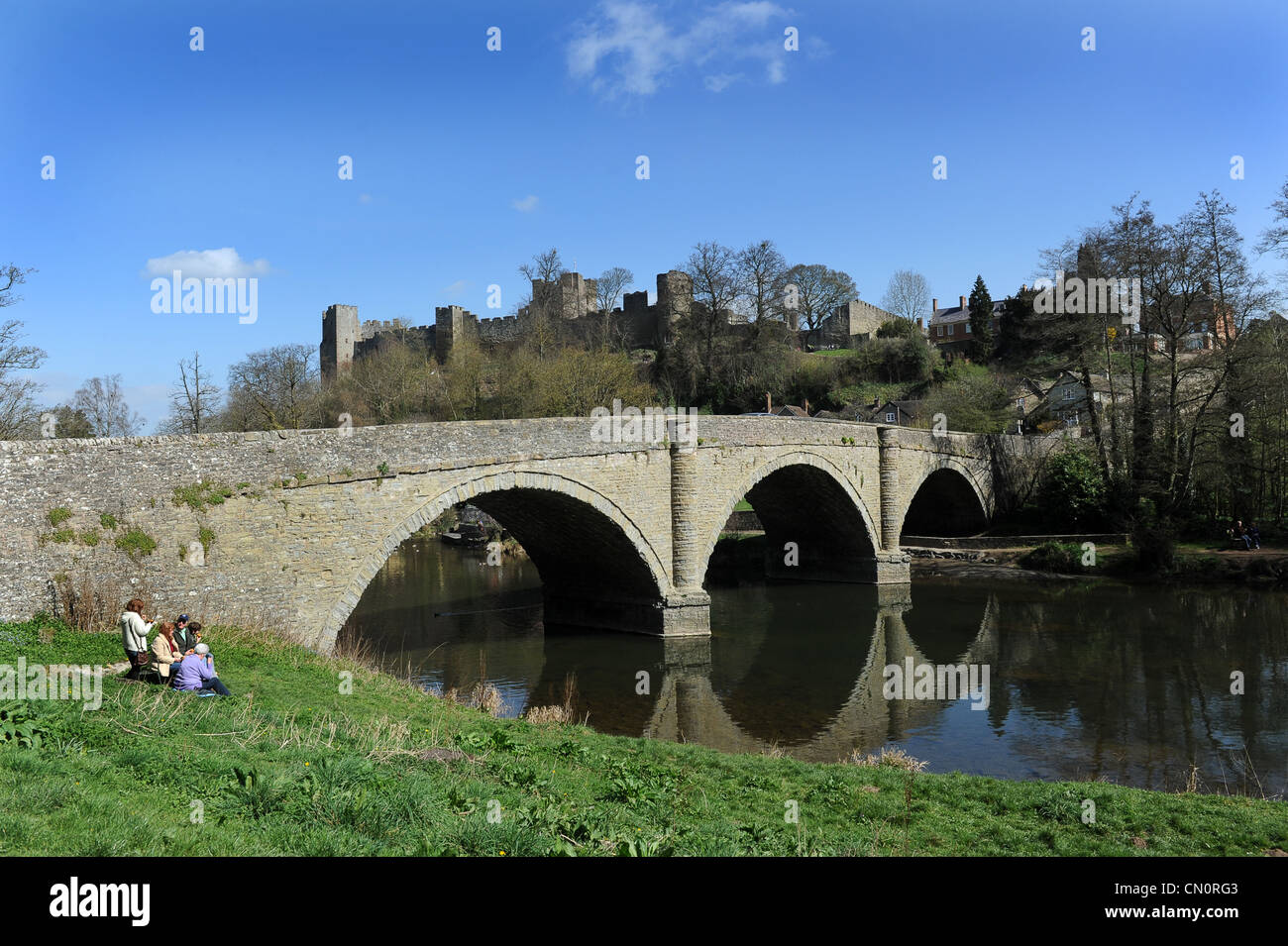 Dinham bridge and ludlow castle hi-res stock photography and images - Alamy