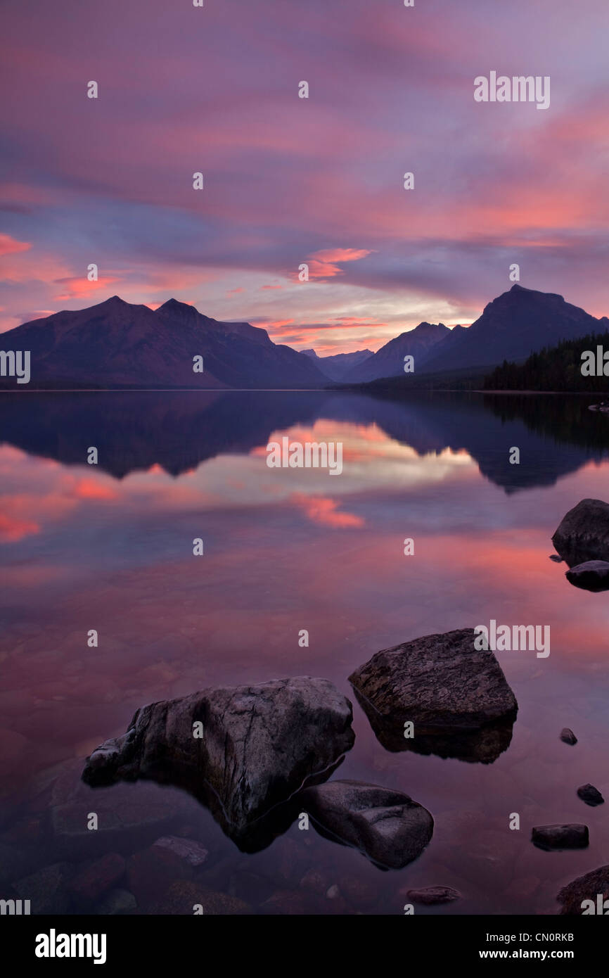 Lake mcdonald montana hi-res stock photography and images - Alamy