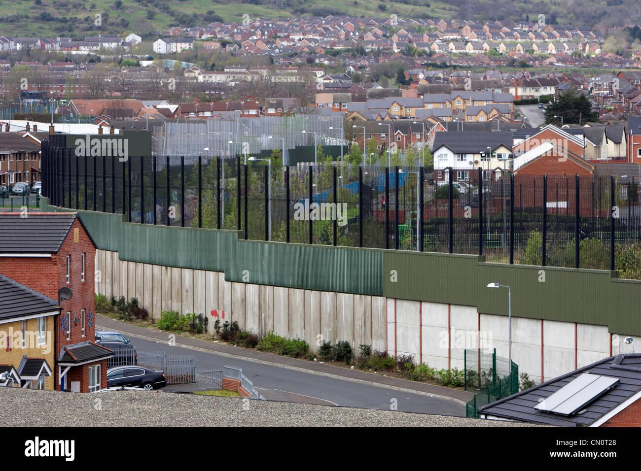 the peace line wall separating the lower falls and shankill areas of ...