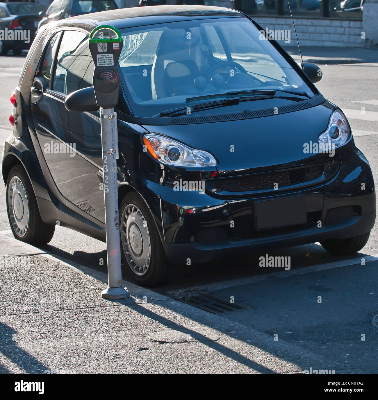 Smart car small parking space hi-res stock photography and images - Alamy