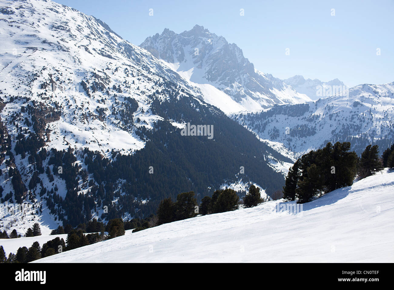 Lift served runs hi-res stock photography and images - Alamy