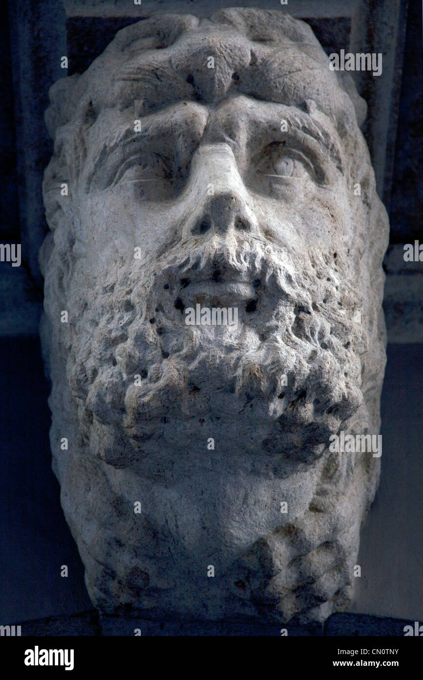 Hercules statue head hi-res stock photography and images - Alamy