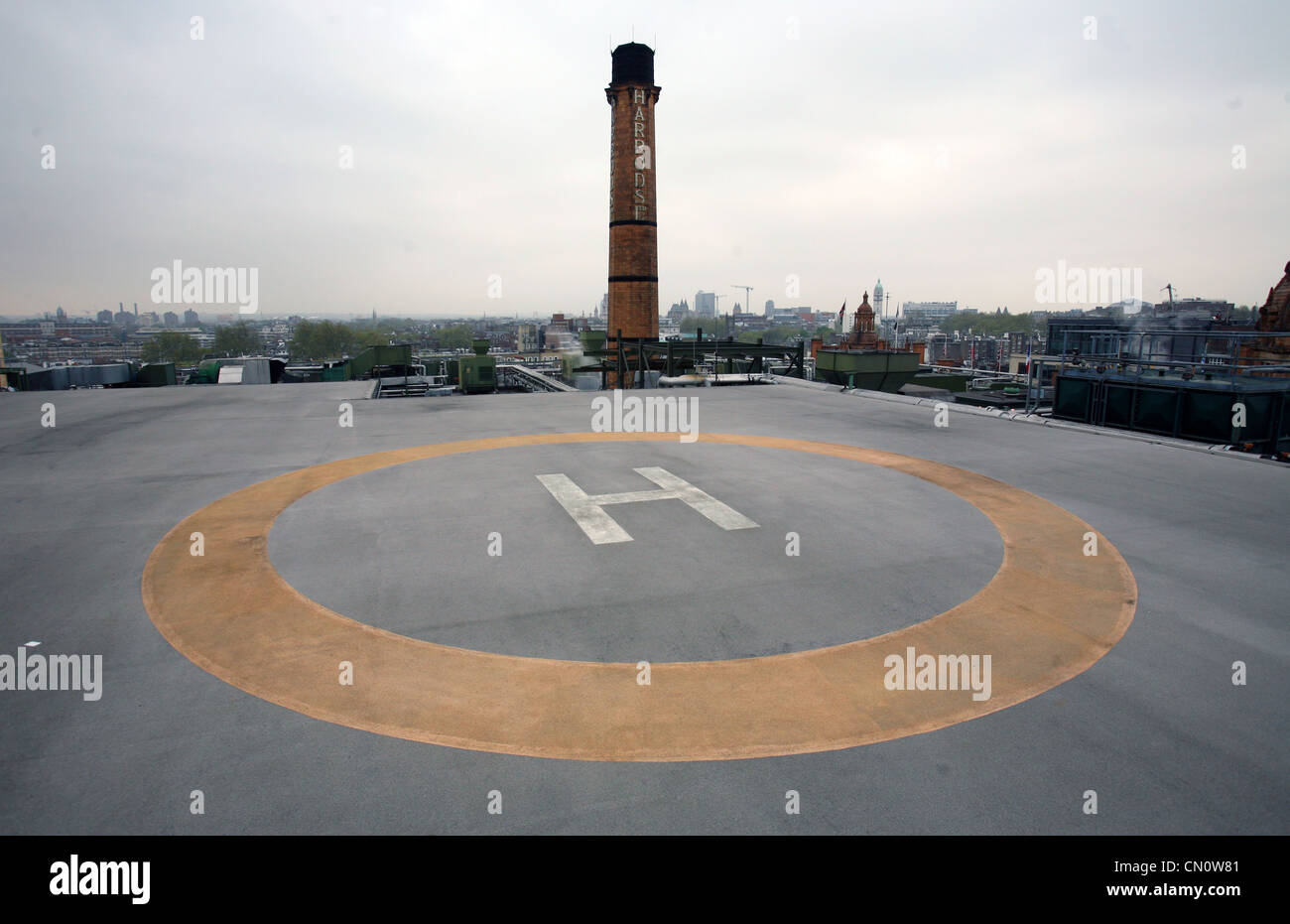 The Helipad on top of the Harrods department store in London Stock ...